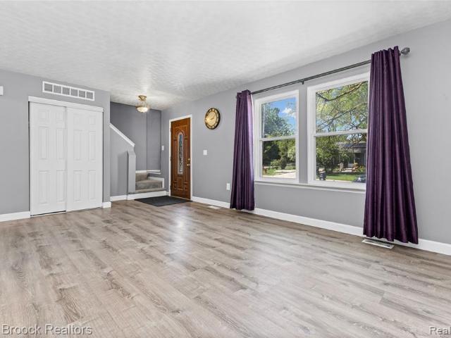 29293 Riveroak Drive