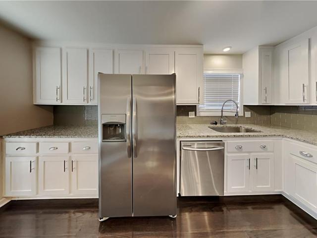 2929 Manitoba Lane