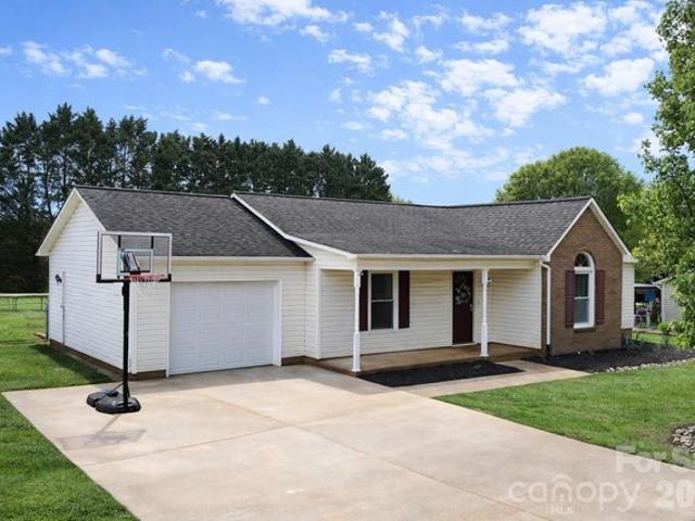 2929 Charles Ct, Lincolnton, NC 28092