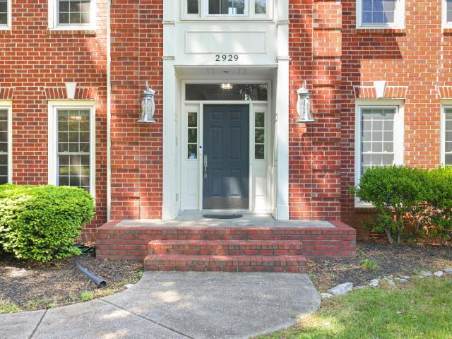 2929 Chaucer Dr