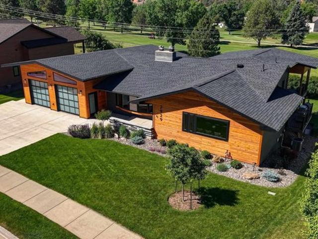 2929 Country Club Dr, Rapid City, SD 57702