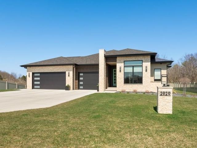 2929 Creekwood Dr, Green Bay, WI 54311