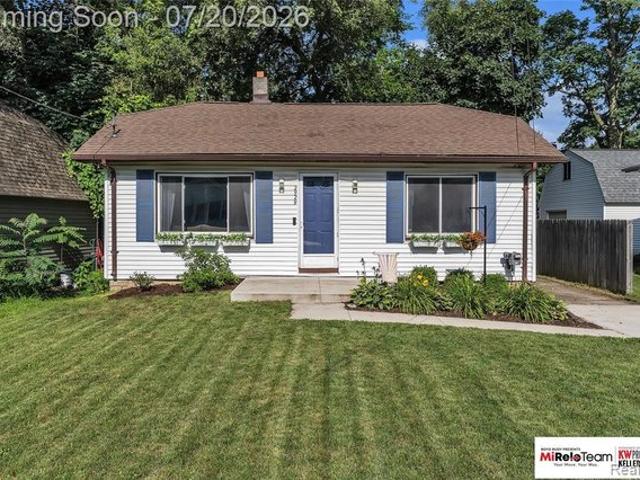 2929 Holden Ave, Waterford Township, MI 48329