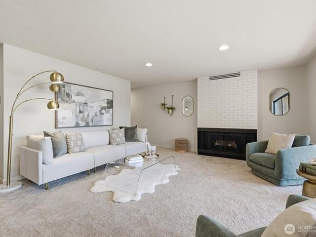 2929 76th Ave SE Apt 410, Mercer Island, WA 98040