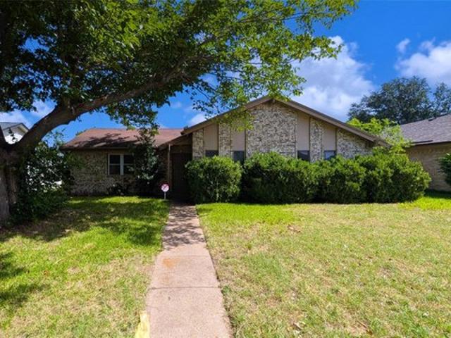 2929O Henry Dr, Garland, TX 75042