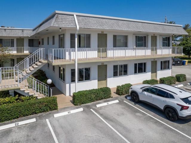 2920 Cynthia Ln, Unit 202, Lake Worth Beach, FL 33461 | MLS #R11162 | Compass