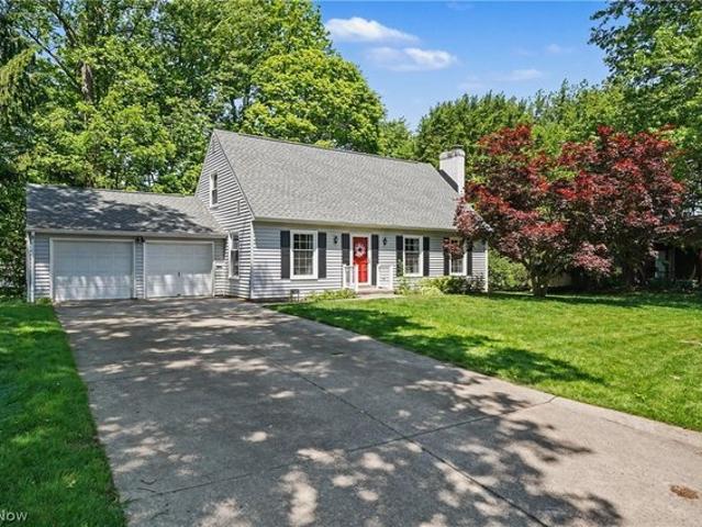 2920 Carters Grove Rd, Cuyahoga Falls, OH 44223