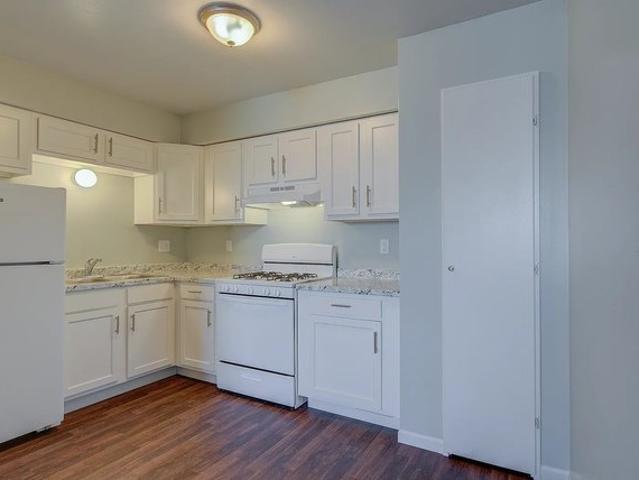 2920 W Highland Blvd, Milwaukee, WI 53208