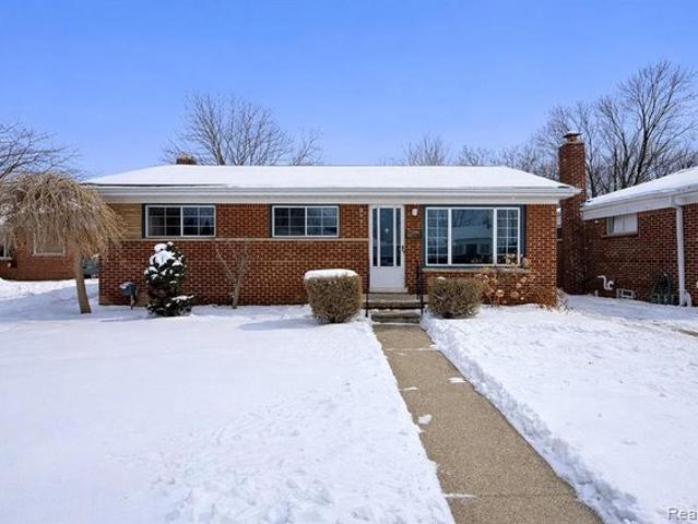 29215 Badelt St, Westland, MI 48185