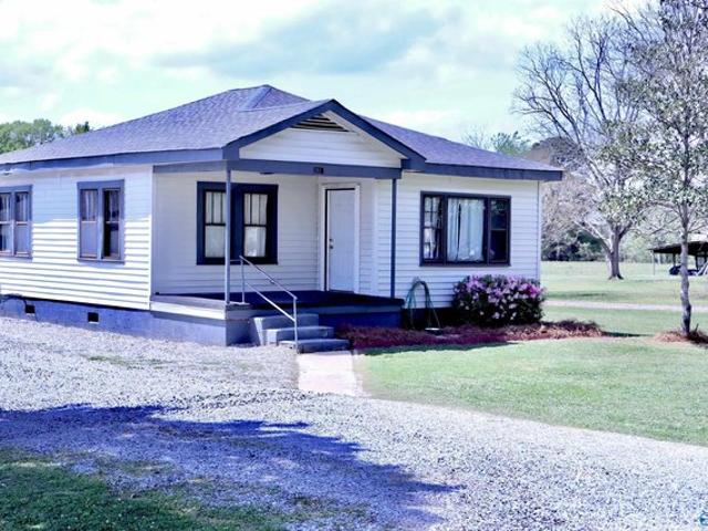 2921 Marguerite St, Hokes Bluff, AL 35903