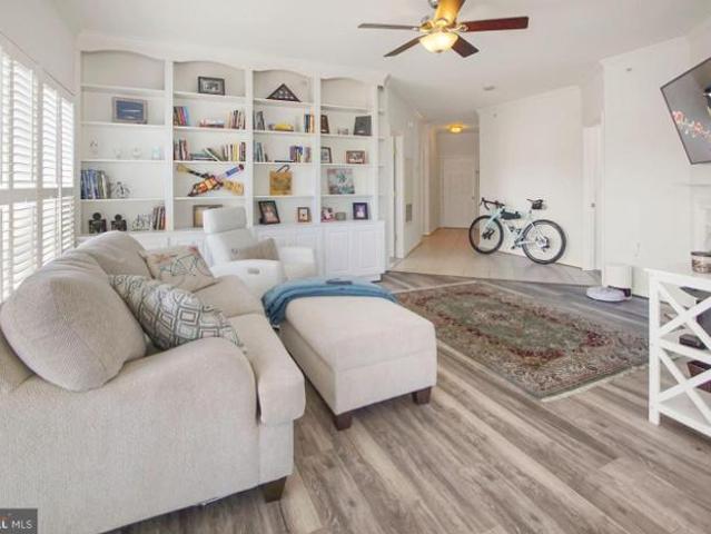 2921 Deer Hollow Way 413, Fairfax Fairfax County, VA