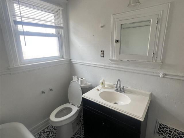 2921 Helen Street # Unit: Upper