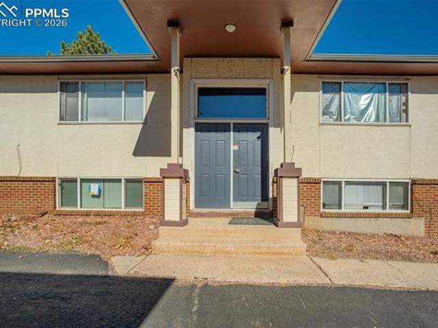 2921 Straus Lane