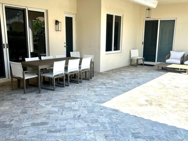 2921 Twin Oaks Way, Wellington, FL