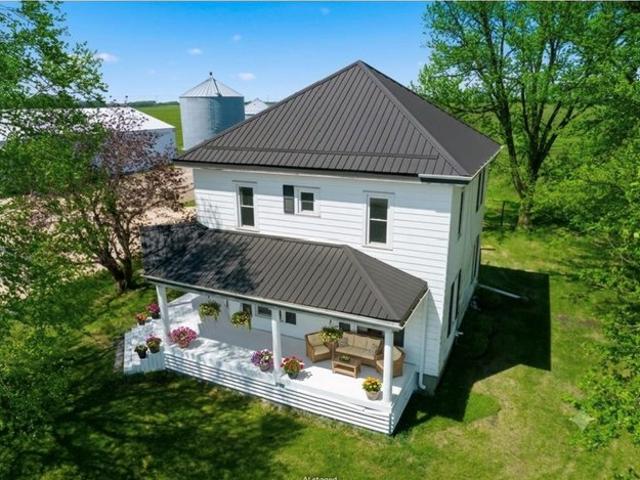 2921 th St, Winthrop, IA 50682