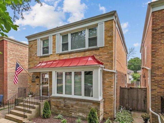 2921 W Birchwood Ave, Chicago, IL 60645
