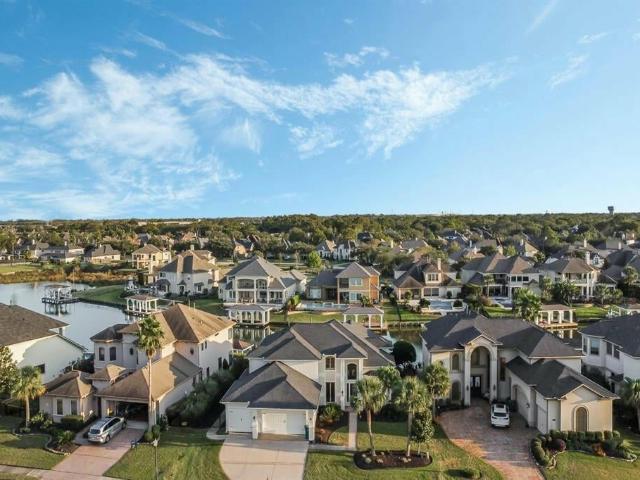 2922 N Island Dr, Seabrook, TX