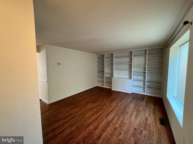 2922 Amberleigh Way, Fairfax, VA 22031 | MLS #VAFX2306 | Compass
