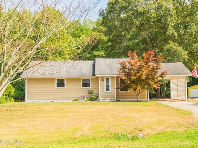 2922 Birdsong Cir, Grimesland, NC 27837