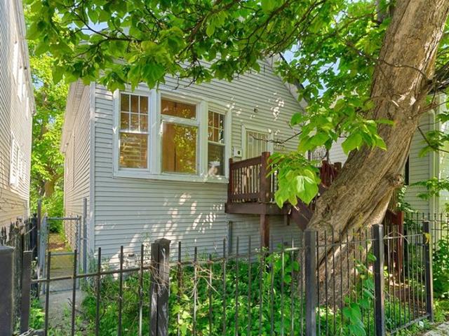 2922 E 78th Pl, Chicago, IL 60649