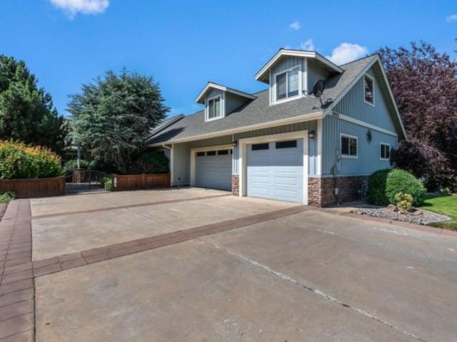2922 SE Triangle Outfit Dr, Prineville, OR 97754