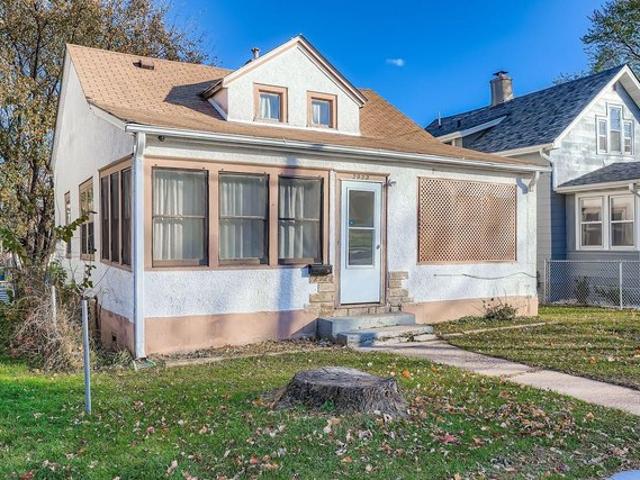 2922 Sheridan Ave N, Minneapolis, MN 55411