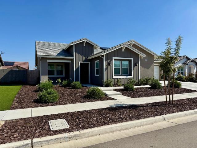 2922 19th Ave, Kingsburg, CA 93631 | Compass