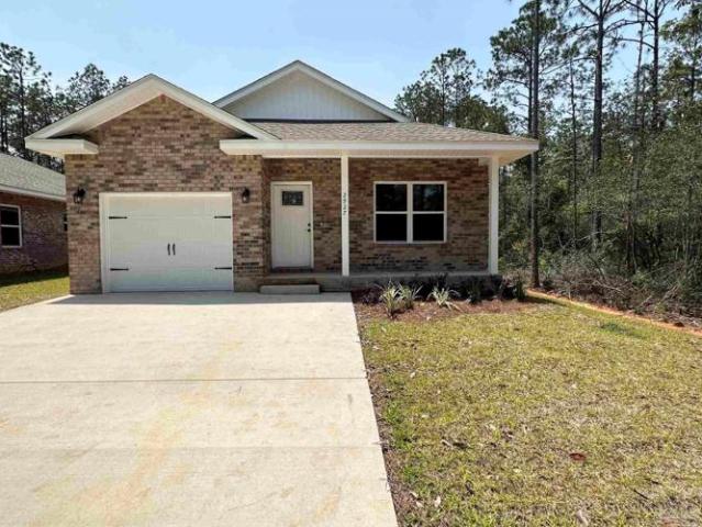 2923 N 15th Ave, Milton, FL 32583
