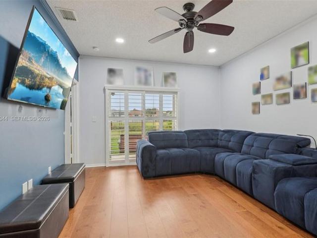 2923 Crestwood Ter Unit 5104, Margate, FL 33063
