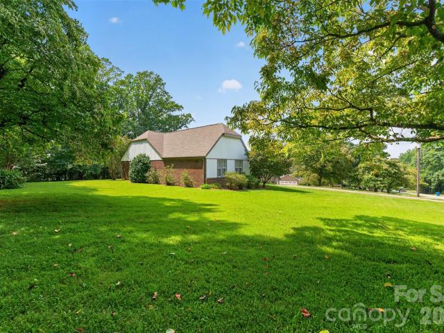 2923 Dogwood Drive