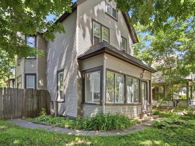 2923 Girard Avenue N