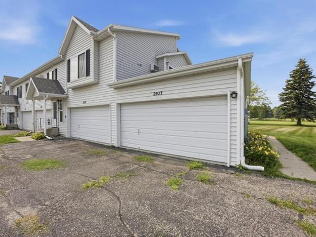 2923 32nd St S, Moorhead, MN 56560