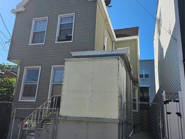 292 Governor St, Paterson, NJ 07501