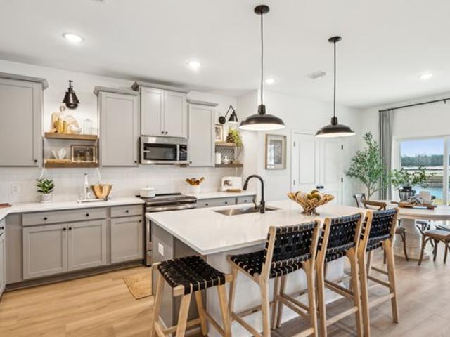 292 Kingswood Cir, Bloomingdale, GA 31302