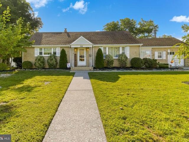 292 Hamilton Ave, Pennsville, NJ 08070