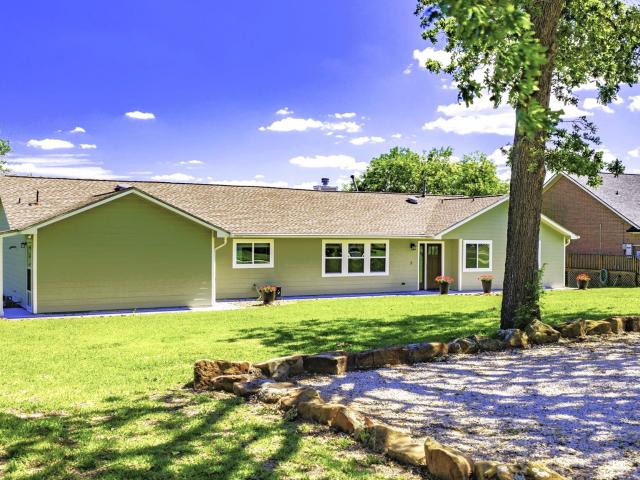 292 Old Post Rd S