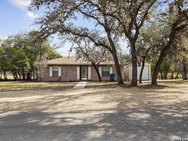 292 Montague Dr, Bandera, TX 78003