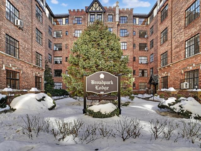292 Main St, Unit 6A, White Plains, NY 10601 | MLS #957191 | Compass