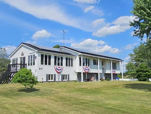 292 Neck Rd, Benton, ME 04901