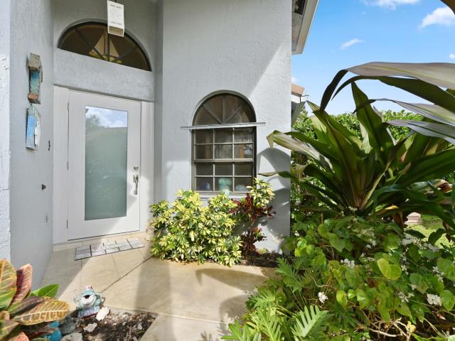 292 Sherwood Forest Dr, Delray Beach, FL 33445 | MLS #B26009 | Compass
