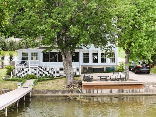 292 Spring Cove Cir, Florence, AL 35634