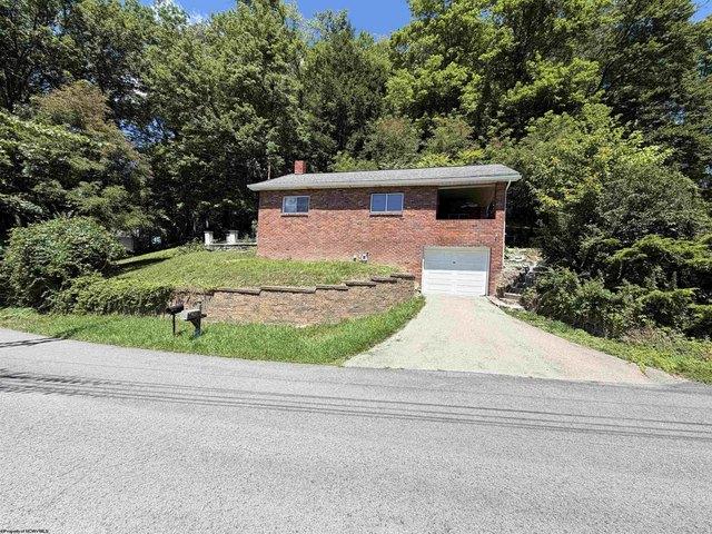 292 Sterling Rd, Fairmont, WV 26554