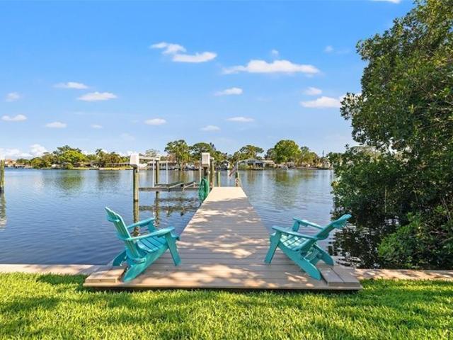 292 Sunlit Cove Dr NE, Saint Petersburg, FL 33702