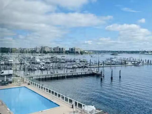 292 Pequot Avenue, APT 4C, New London, CT 06320