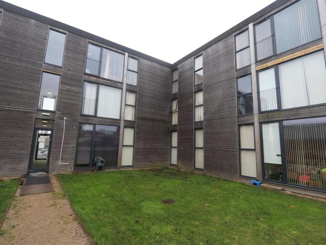 292 Pleck Road 2 Bedroom Apartment