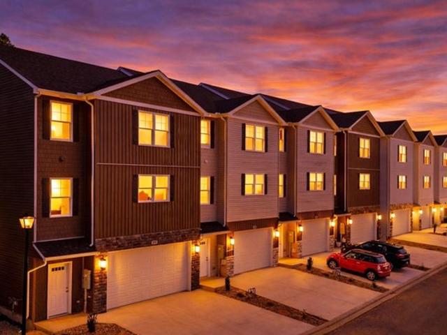 292 Red Oak Ln, Morgantown, WV 26501