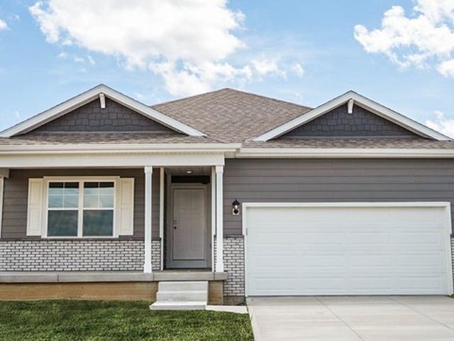 2934 Plum Dr, Norwalk, IA 50211