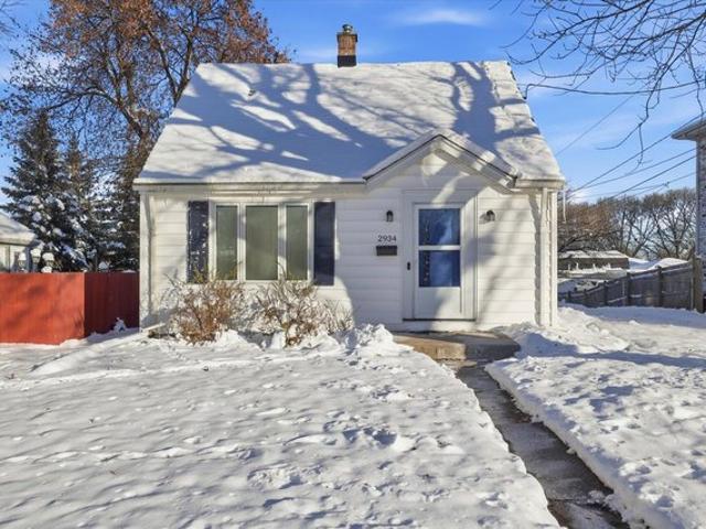 2934 S 92nd St, West Allis, WI 53227