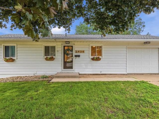 2934 Timberline St, Dubuque, IA 52001