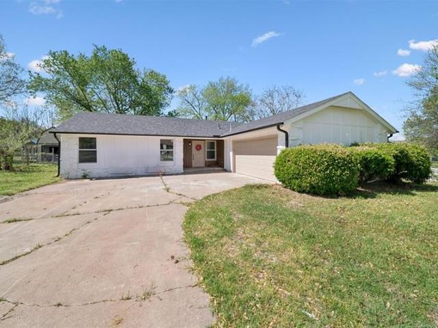 2934 W 68th St, Tulsa, OK 74132